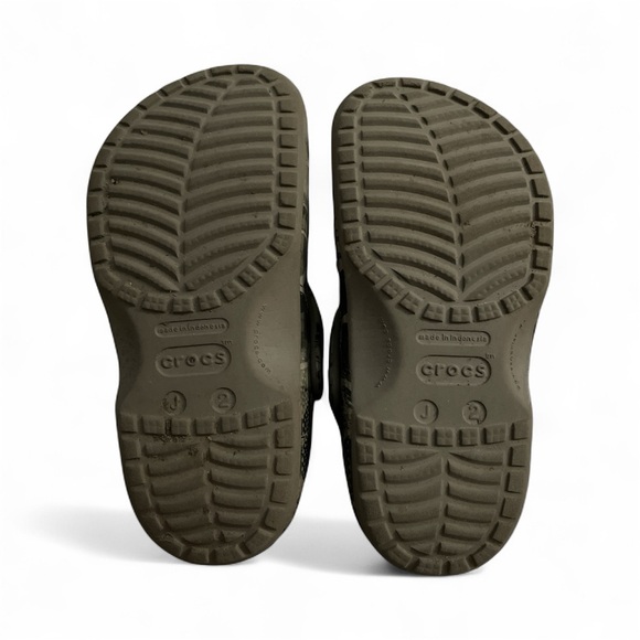 CROCS | Shoes | Crocs Green Nature Camouflage Slip On Crocs Size J2 ...